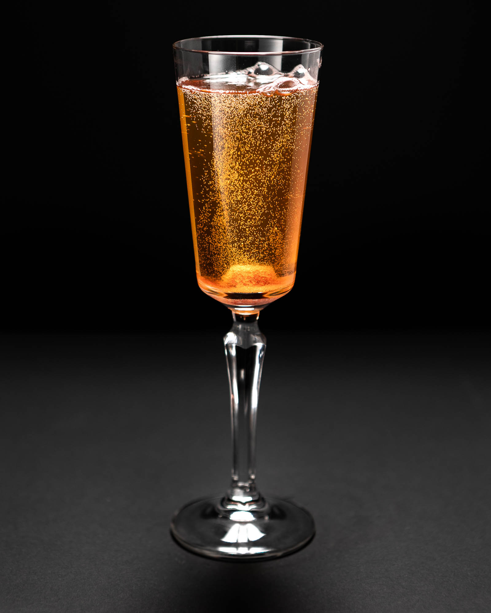 How to make Classic Champagne Cocktail - Cocktail Club